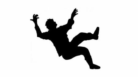Teen dies after falling off roof in city | The Business Standard
